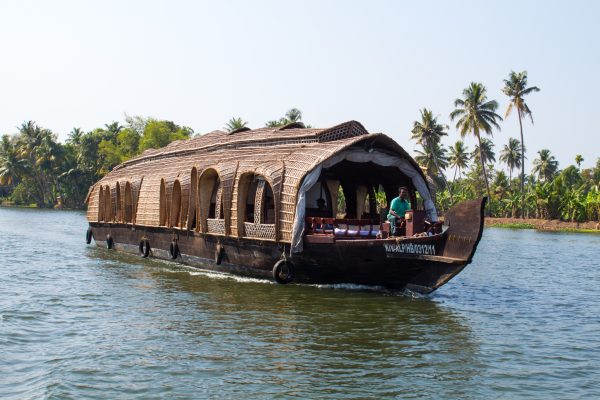 My Luxury Kerala Backwater Houseboat Experience: My Review & Tips ...