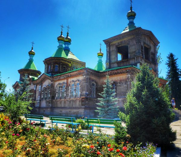 A Guide to Issyk Kul Lake in Kyrgyzstan: Where to Stay & Things to do ...